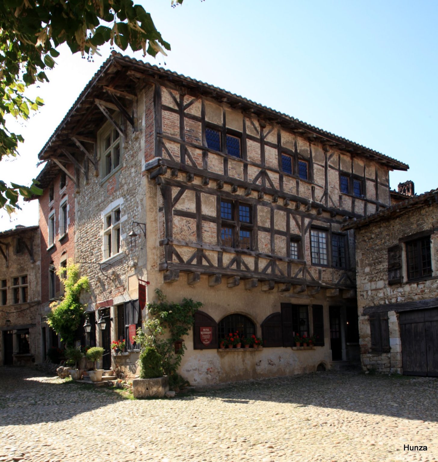 Visiter Pérouges : incontournables du village médiéval