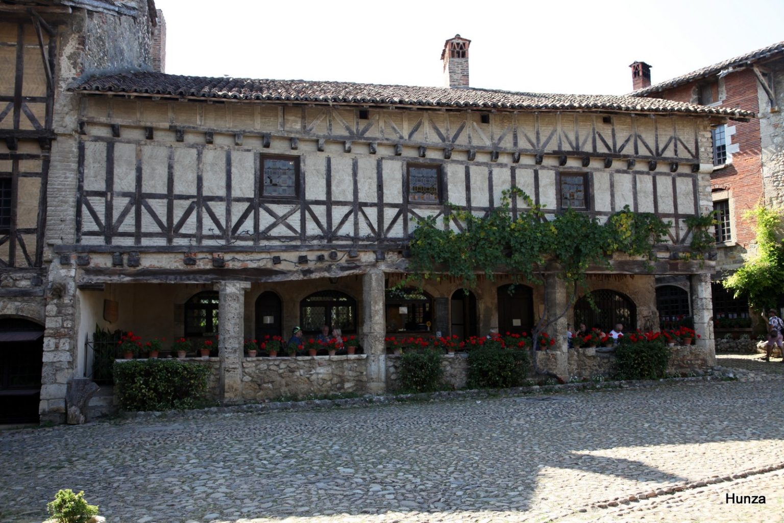 Visiter Pérouges : incontournables du village médiéval